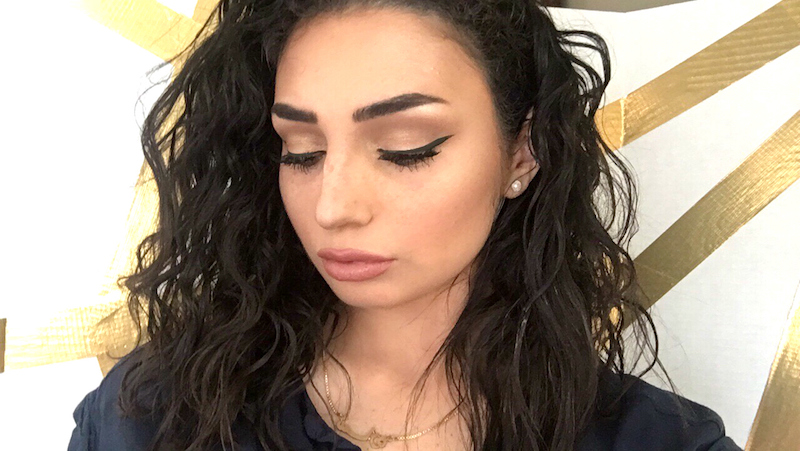 Flaunt Your Sizzle With This Summer Party Makeup Look – The Wardrobe ...
